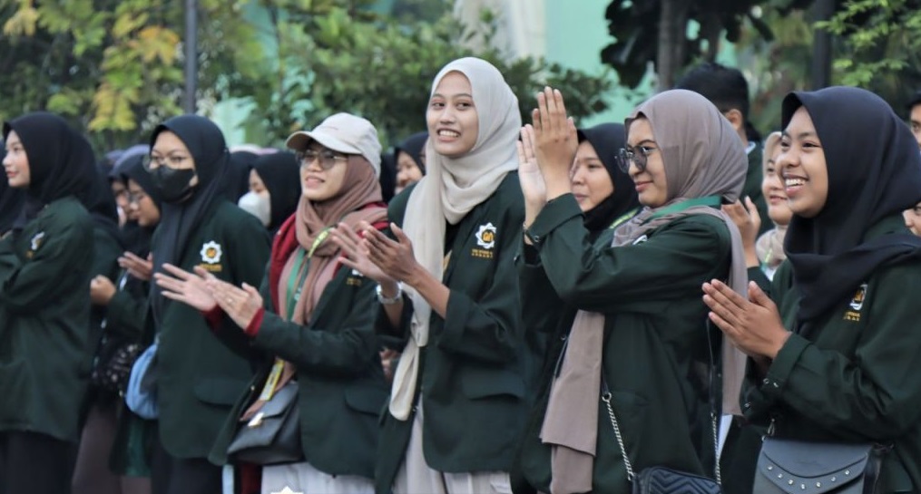 Ini Dia Enam Warna Jas Almamater yang Ikonik, Mana Almet Favoritmu ...